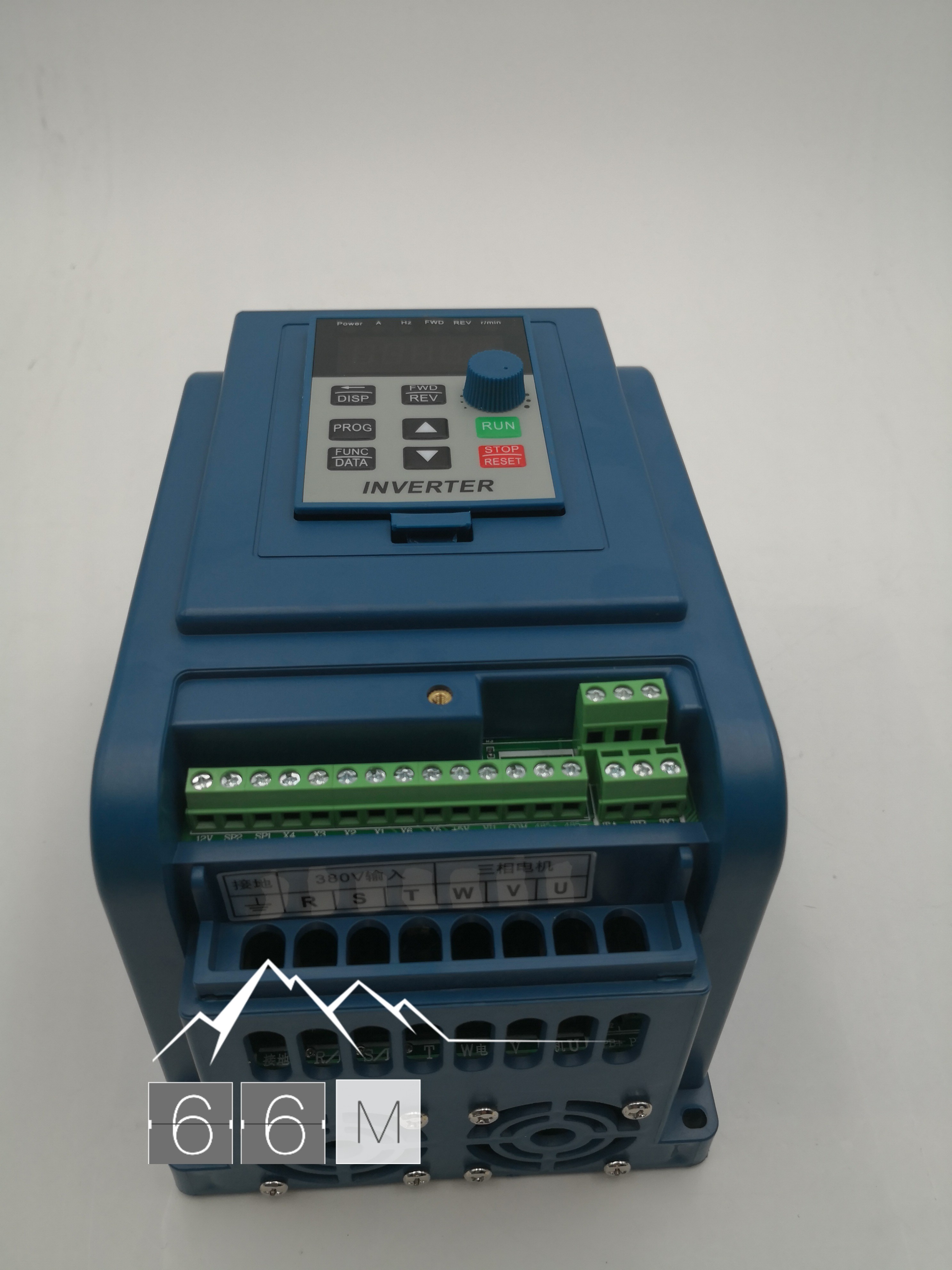 VFD 380V 2.2KW AC 380V 1.5kw / 2.2kw / 4kw / 5.5kw / 7.5kw változó ... VFD 380V 2.2KW AC 380V 1.5kw / 2.2kw / 4kw / 5.5kw / 7.5kw változó ...