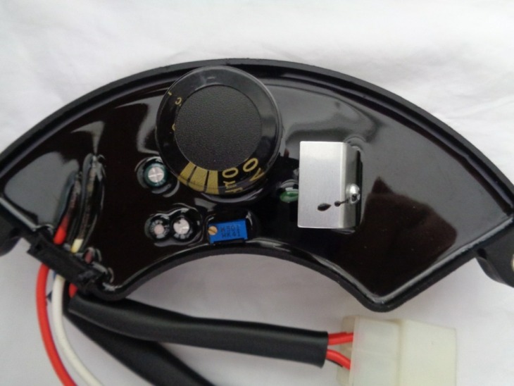 Lihua 7Kw Tt18 Avr A 3 Fázisú Generátor Avr7-3 Automatic Voltage ...
